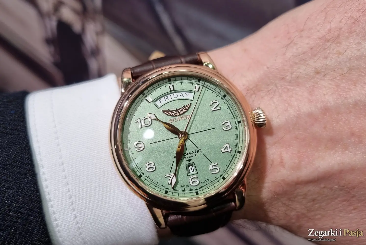 Aviator Swiss Made Douglas Day-Date 45. Zegarek typu „pilot ...