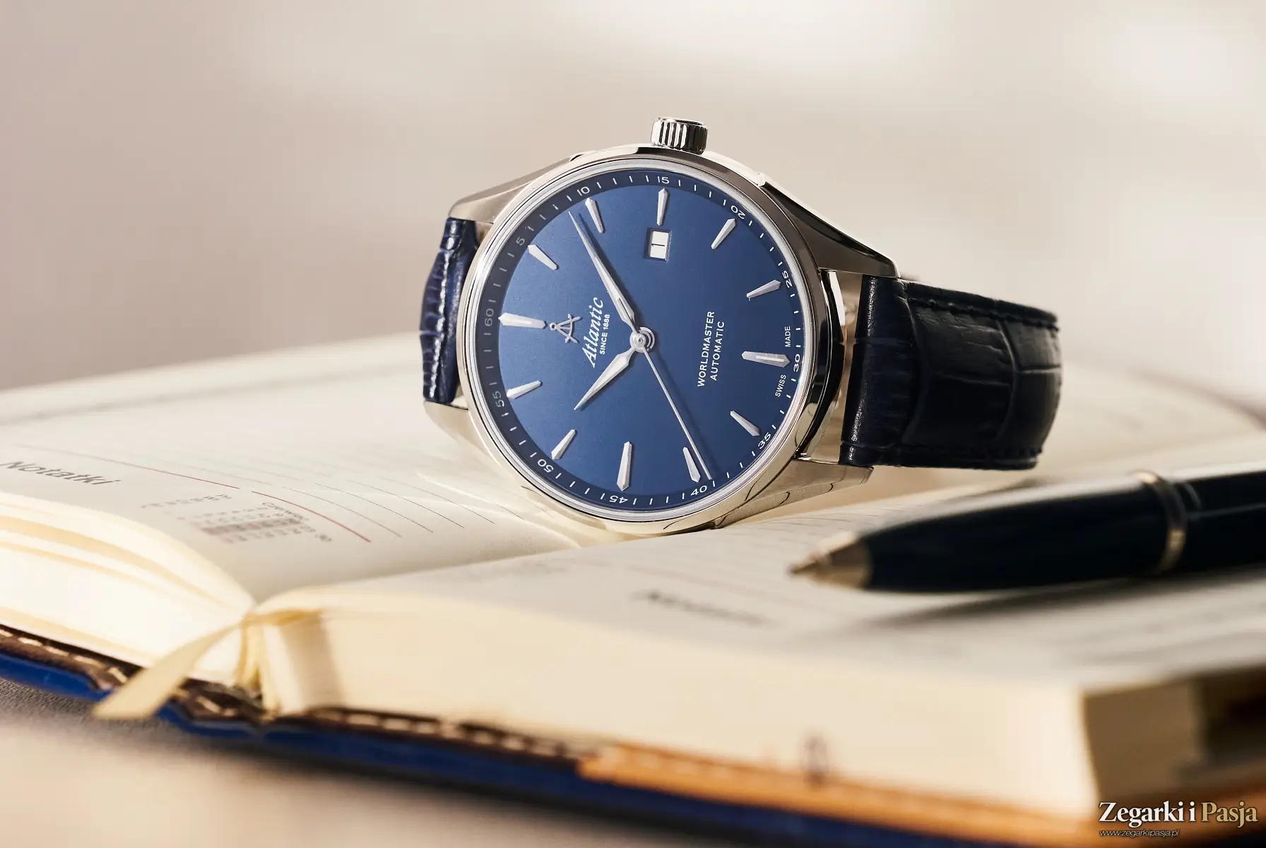 Recenzja: Atlantic Worldmaster 1888 Automatic Blue Leather. Klasyka w ...