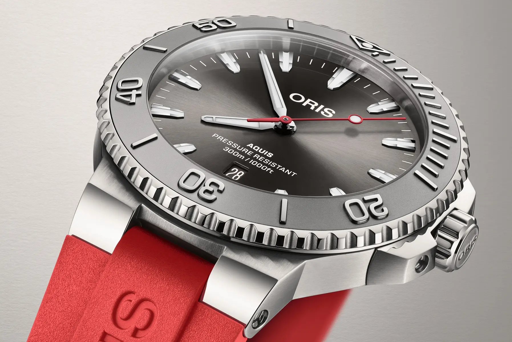 Oris Aquis Date Relief. Powrót wersji z reliefową skalą na lunecie ...