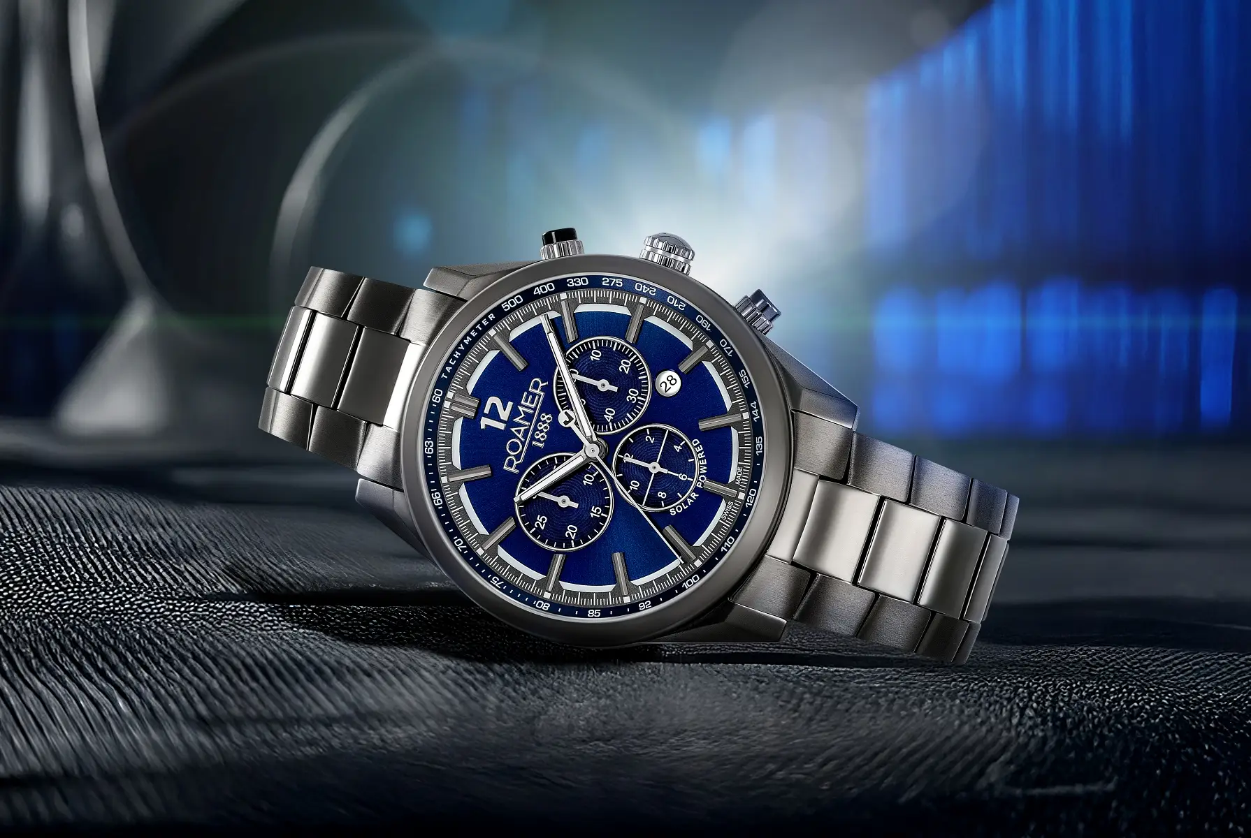 Roamer Helios Power. Chronograf z tytanu, zasilany energią światła ...