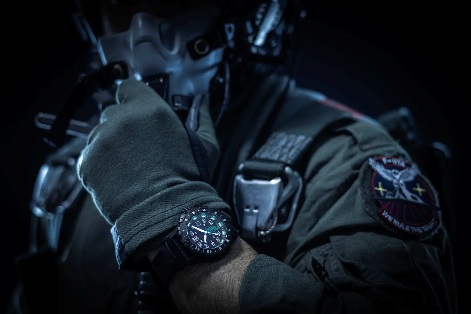 Luminox F-117 Nighthawk x Skunkworks Heritage 6400 Series. Ściśle tajne ...