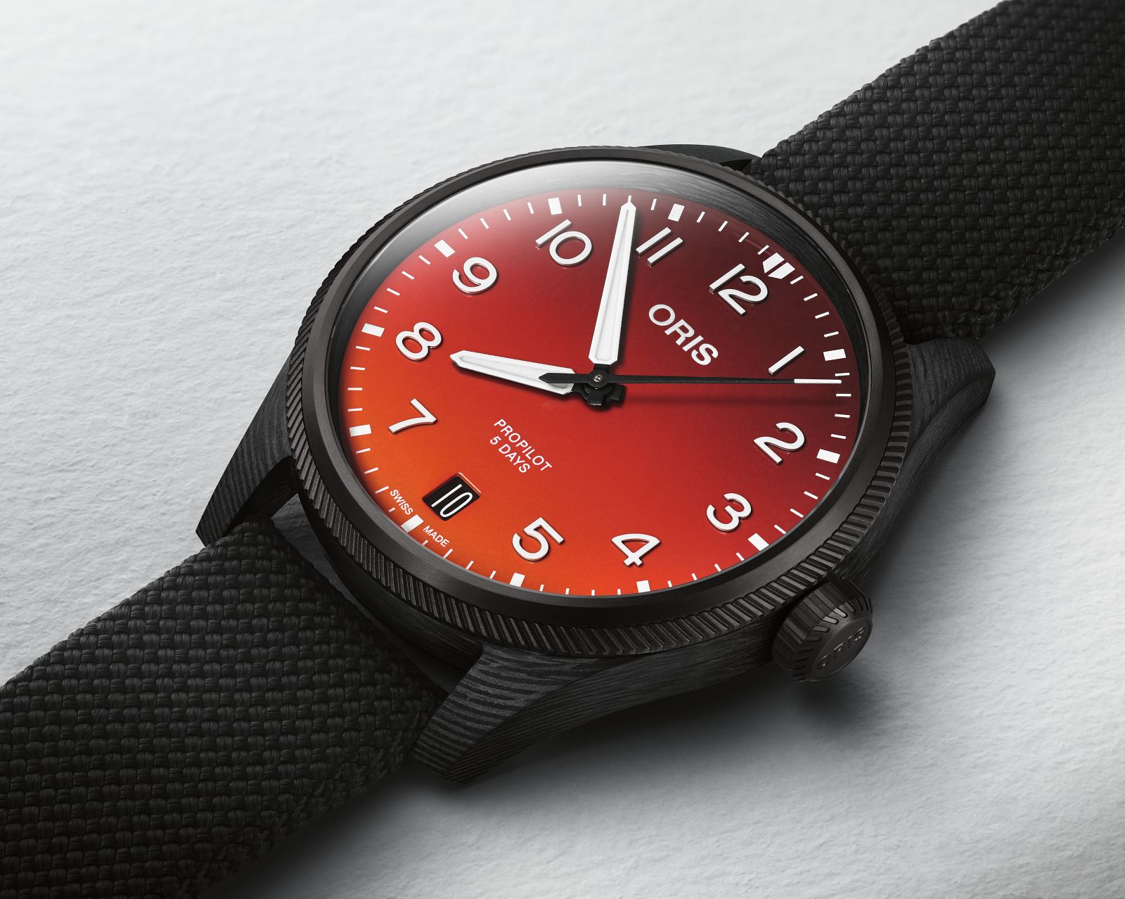 Ognista tarcza i koperta wydrukowana w 3D. Oris Coulson Limited Edition ...